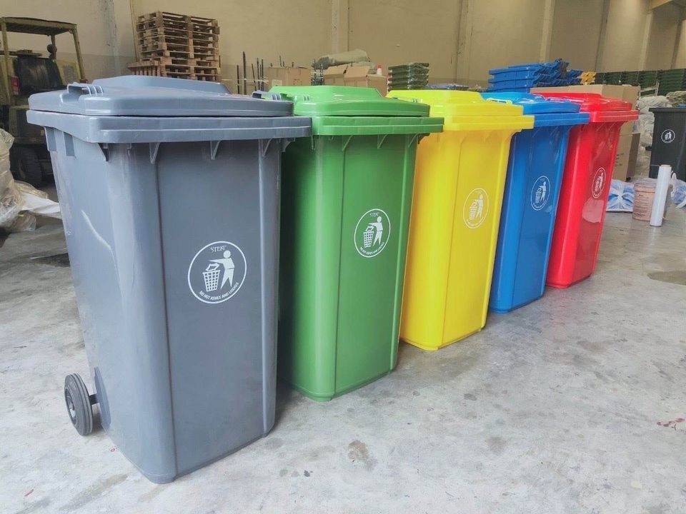 Industrial trash bin, Furniture & Home Living, Cleaning & Homecare ...