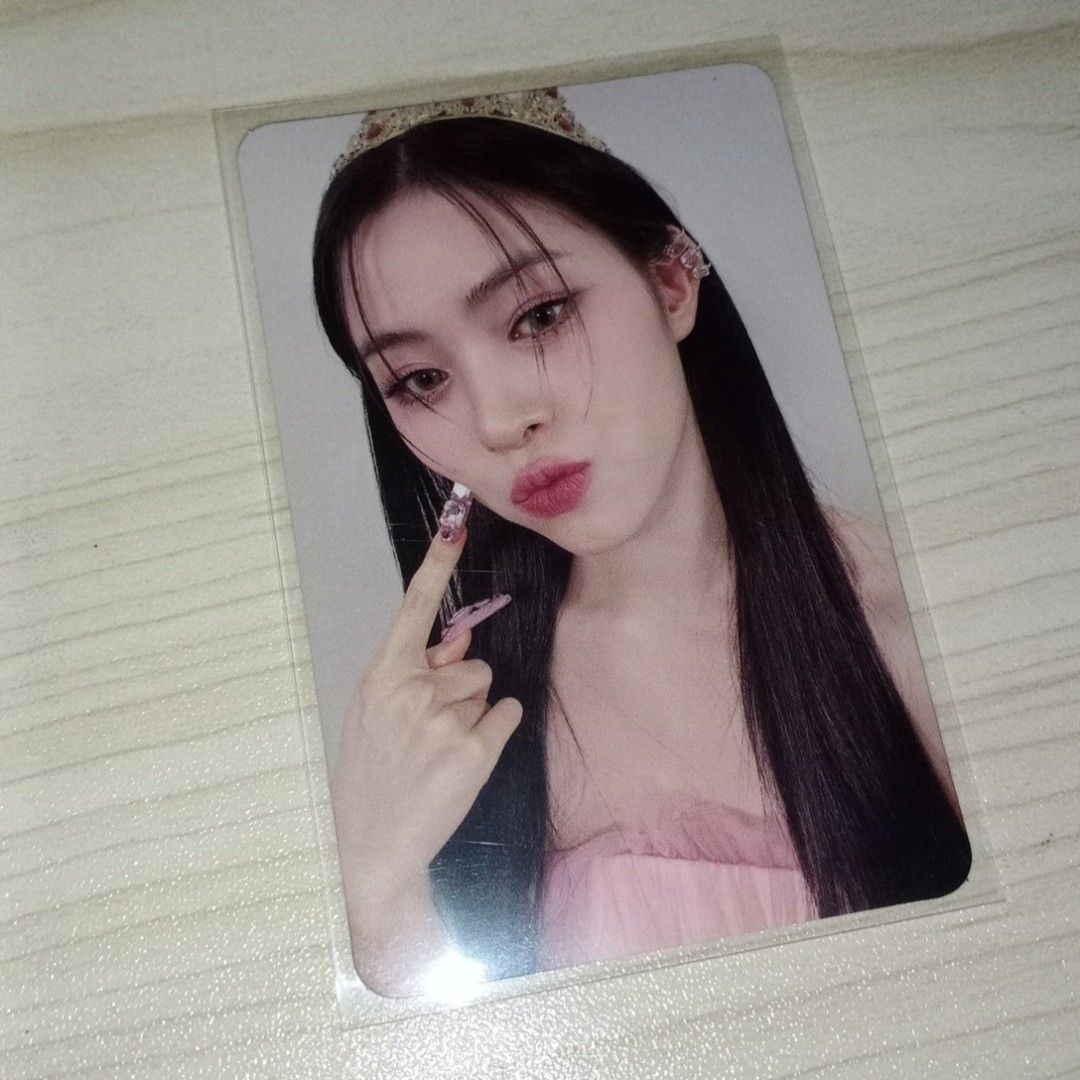 ITZY Ryujin Checkmate Album Photocard, Hobbies & Toys, Memorabilia ...
