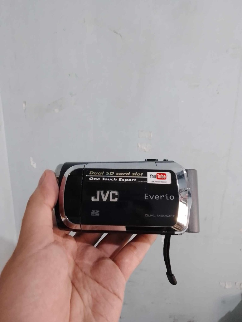 JVC Everio Camcorder, Photography, Video Cameras on Carousell