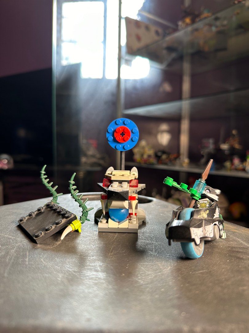 LEGO Chima: Skunk Attack, Hobbies & Toys, Toys & Games on Carousell