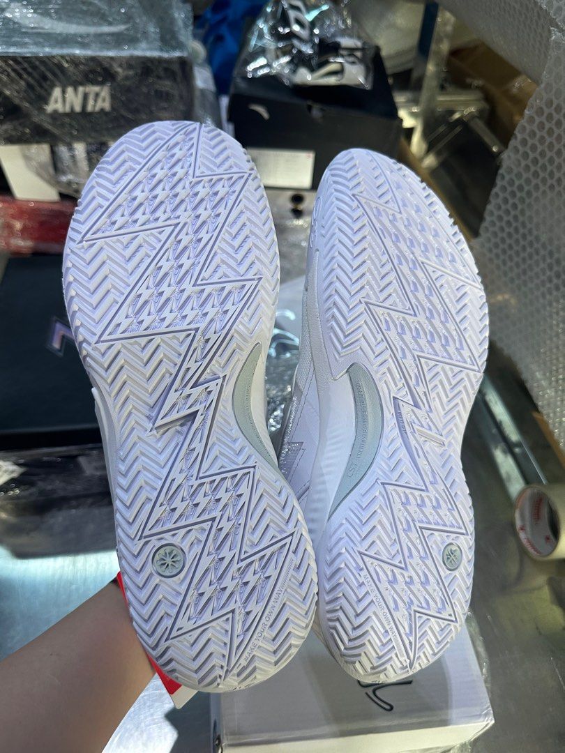 LiNing Son of Flash- White, Men's Fashion, Footwear, Sneakers on Carousell