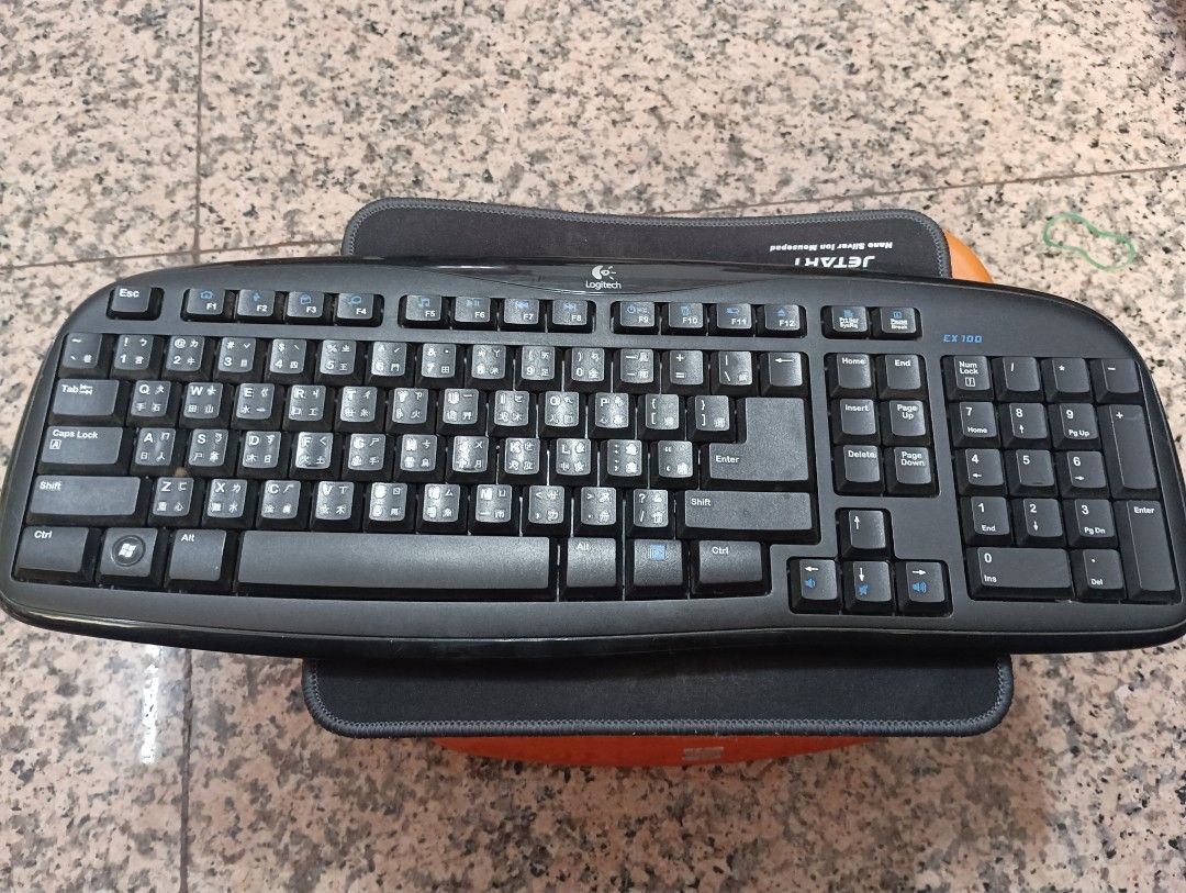 LOGITECH EX100 無線鍵盤, 電腦及科技產品, 電腦周邊產品, 電腦鍵盤及相關產品在旋轉拍賣