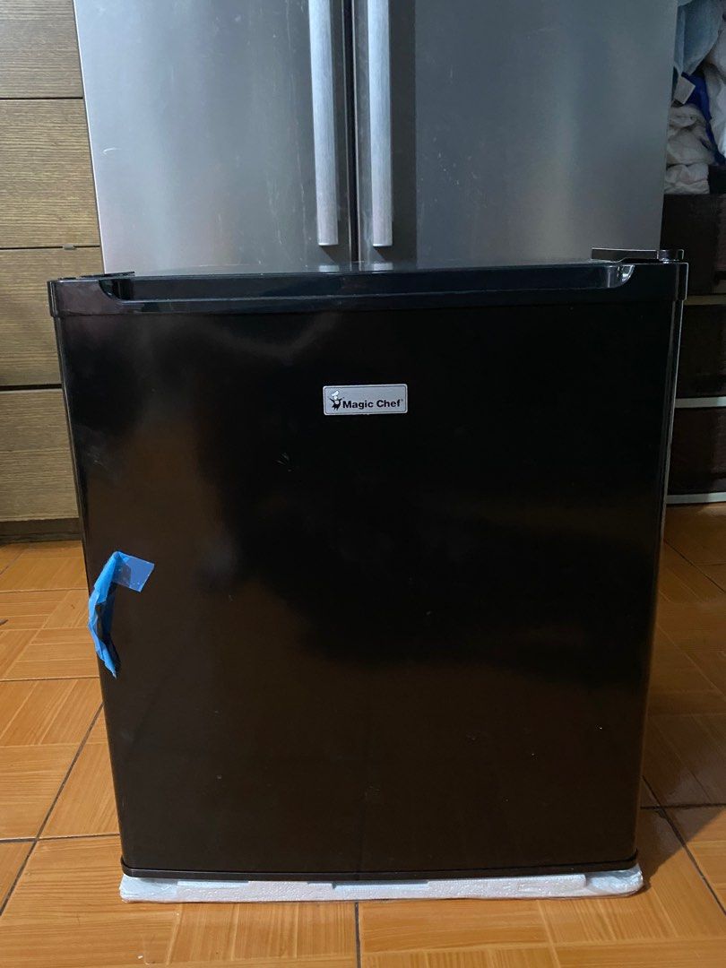 Magic Chef Bar refrigerator / Mini Ref, TV & Home Appliances, Kitchen ...