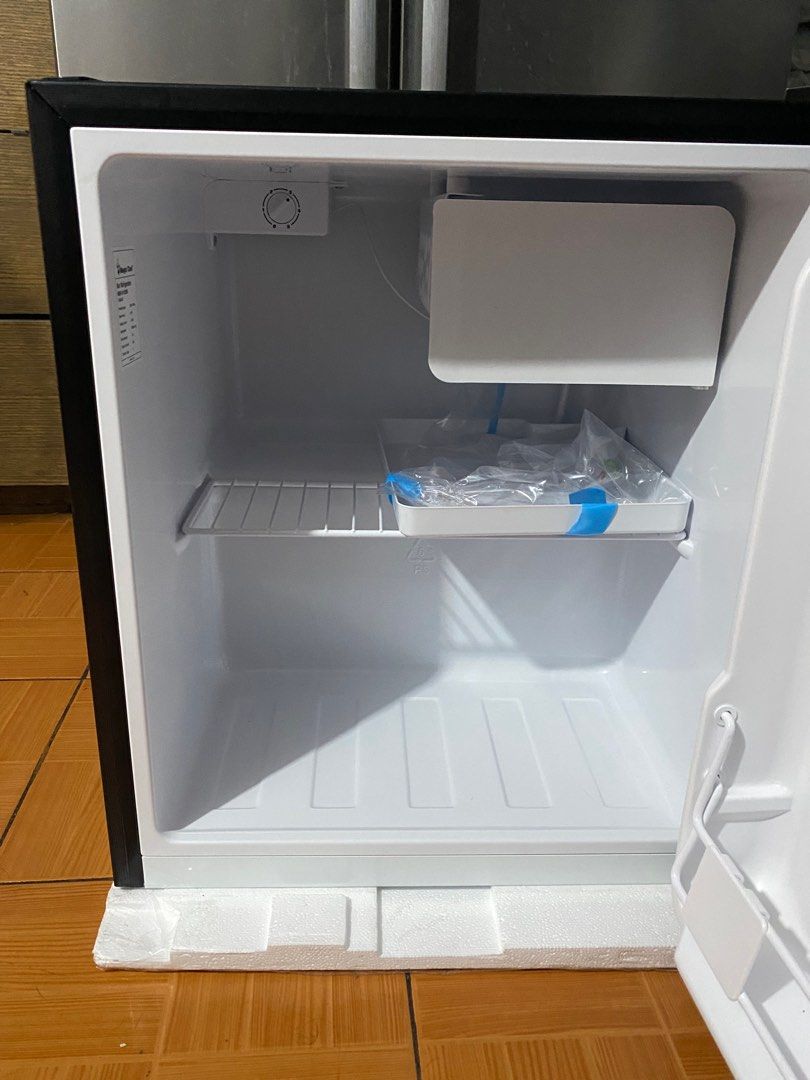Magic Chef Bar refrigerator / Mini Ref, TV & Home Appliances, Kitchen ...