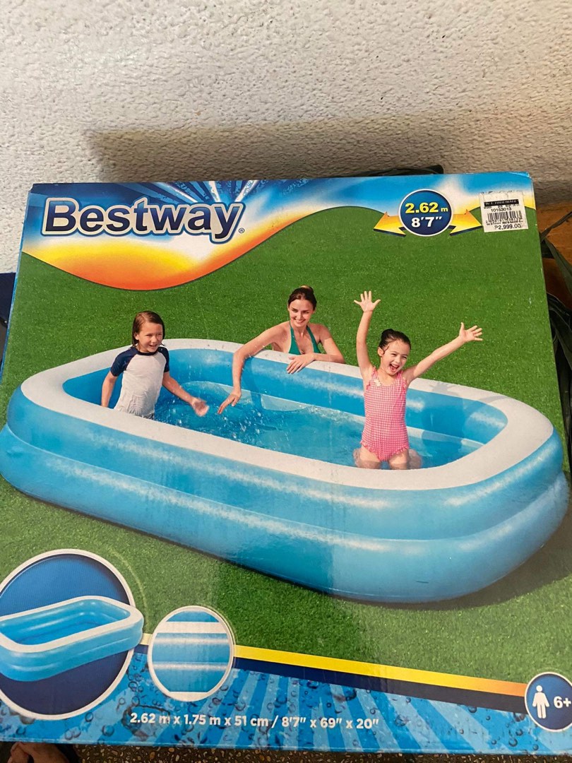 MEDIUM INFLATABLE POOL, Hobbies & Toys, Toys & Games on Carousell