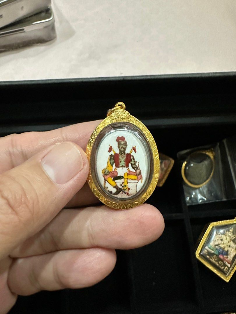 For sale or trade: Multiple gold case amulets including Ck udon, LP ...