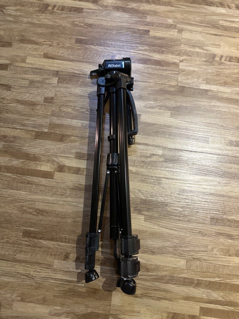 Nikon tripod with quick release, Photography, Photography Accessories ...