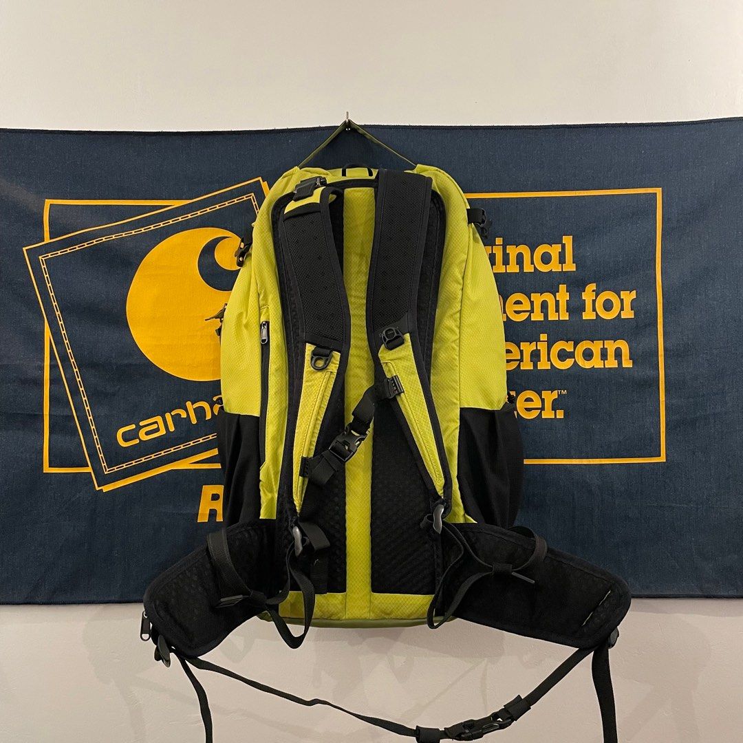 Pacsafe Venturesafe X - 34Liters Hiking Backpack, Men's Fashion, Bags ...