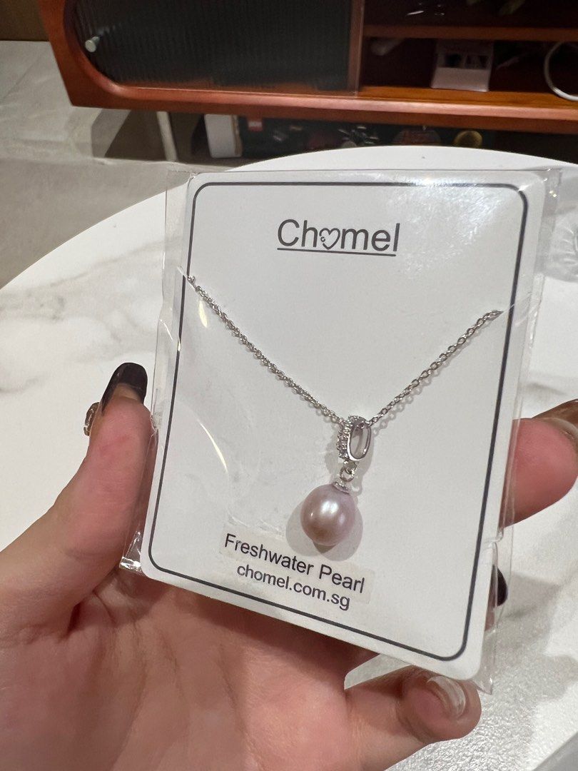 Pearl necklace Chomel, Women's Fashion, Jewelry & Organisers, Necklaces ...