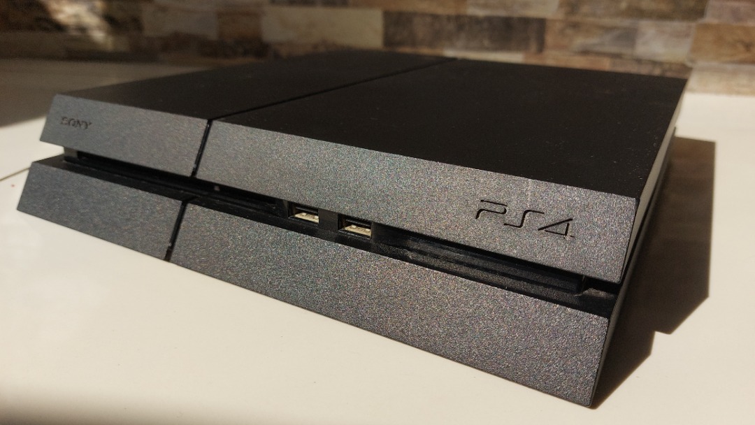 Playstation4 PS4 Gaming Console with Controllers/Games (Negotiable ...
