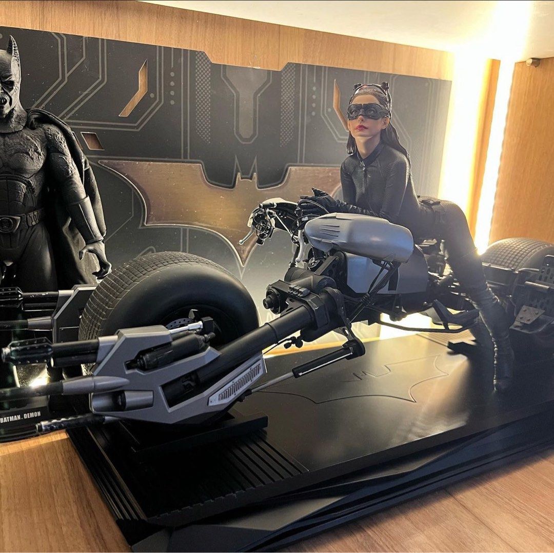 Queen Studios 1/6 Catwoman on Batpod., Hobbies & Toys, Toys & Games on Carousell