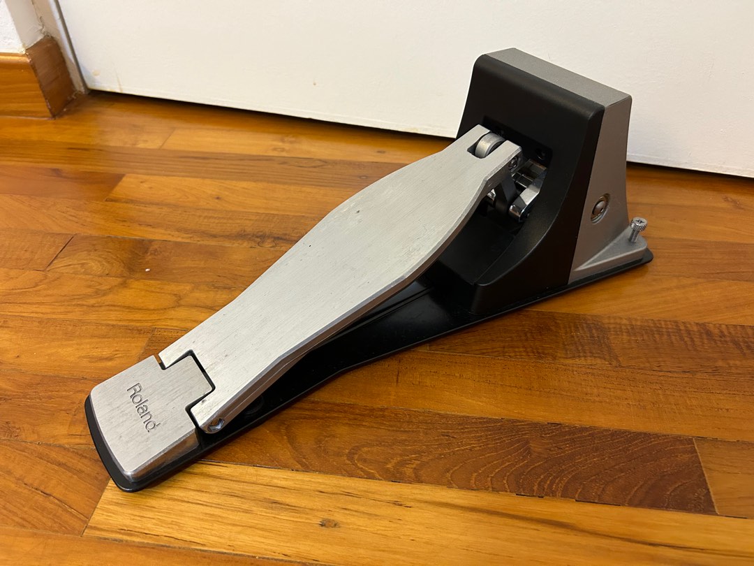 Roland KT-10 Kick Trigger Pedal, Hobbies & Toys, Music & Media, Music ...