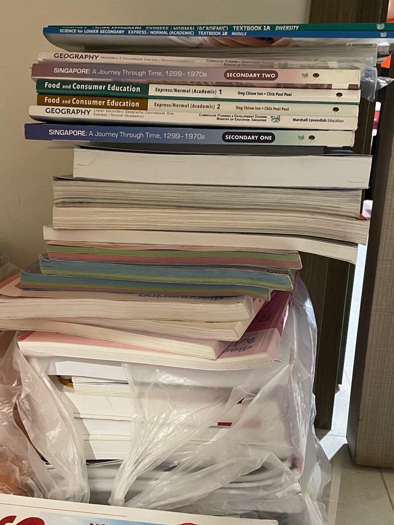 Secondary school books (guided books, TYS, assessment books), Hobbies ...