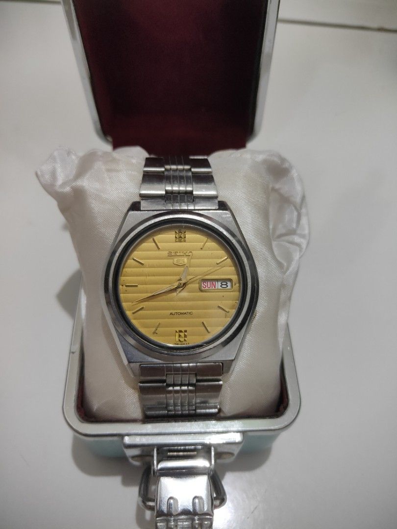 Seiko 5 automatic antik, Fesyen Pria, Jam Tangan di Carousell