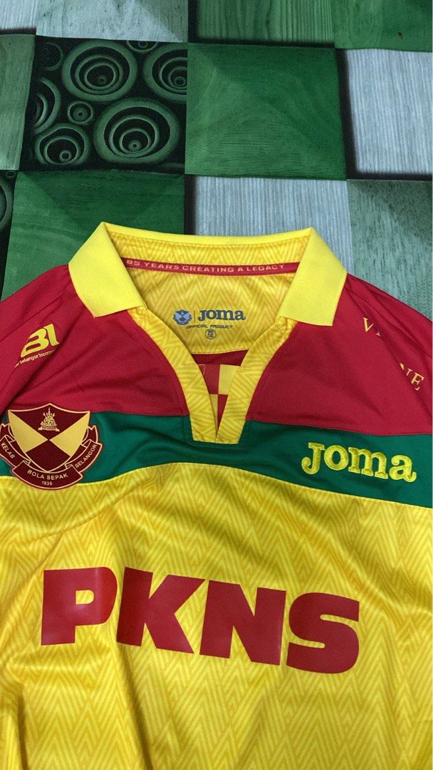 Selangor player issue home 2021, Men's Fashion, Activewear on Carousell