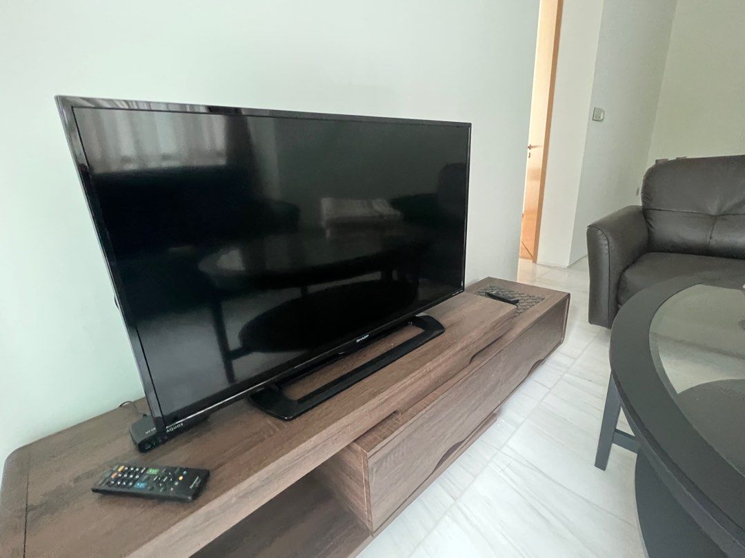 Sharp Aquos TV 40 inch, TV & Home Appliances, TV & Entertainment, TV on ...