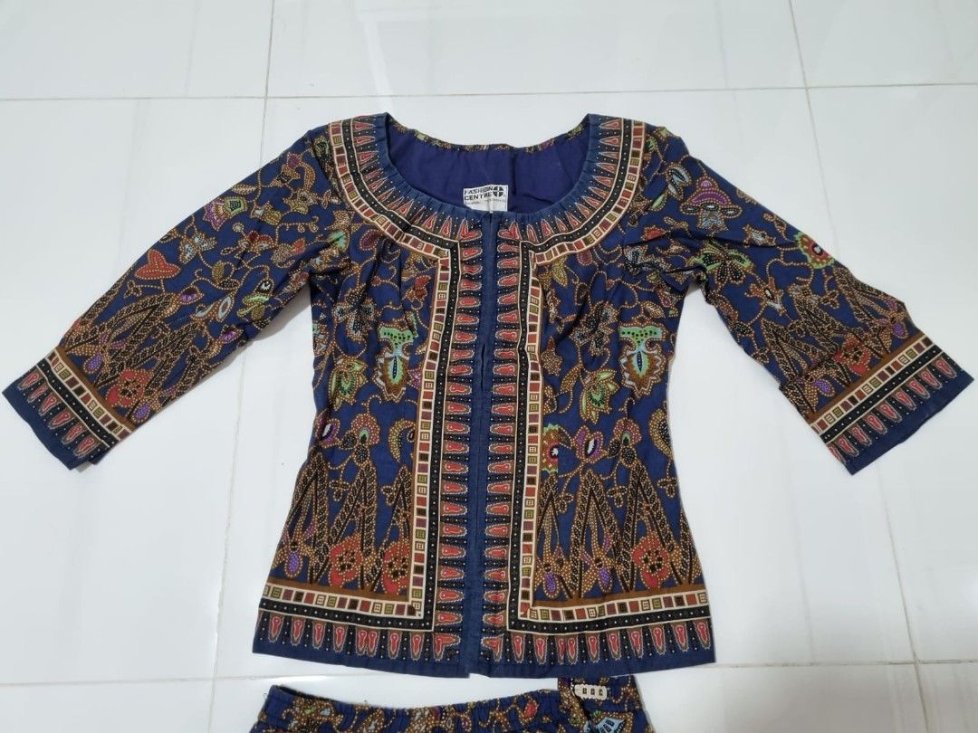 SIA Air Stewardess Uniform, Women's Fashion, Dresses & Sets, Sets or ...