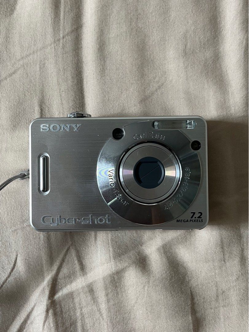 Sony Cybershot W70 digicam, Photography, Cameras on Carousell