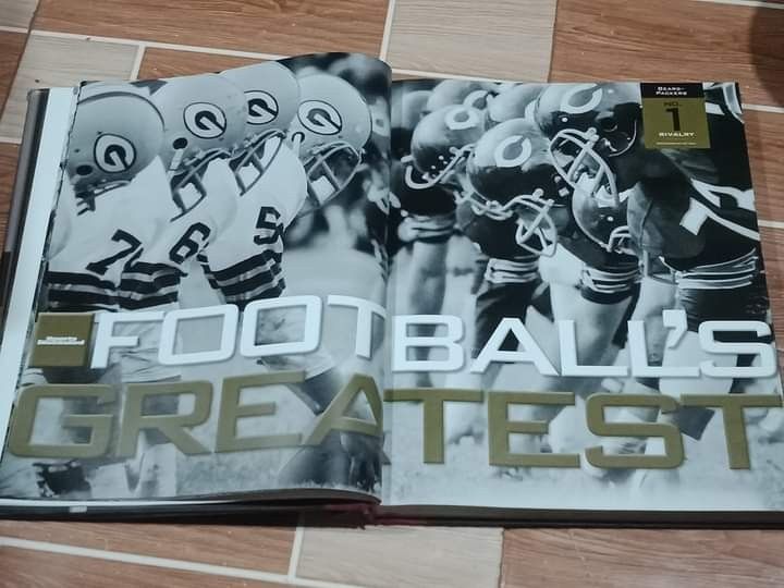 SPORTS ILLUSTRATED FOOTBALL'S GREATEST COFFEE TABLE BOOK, Hobbies ...