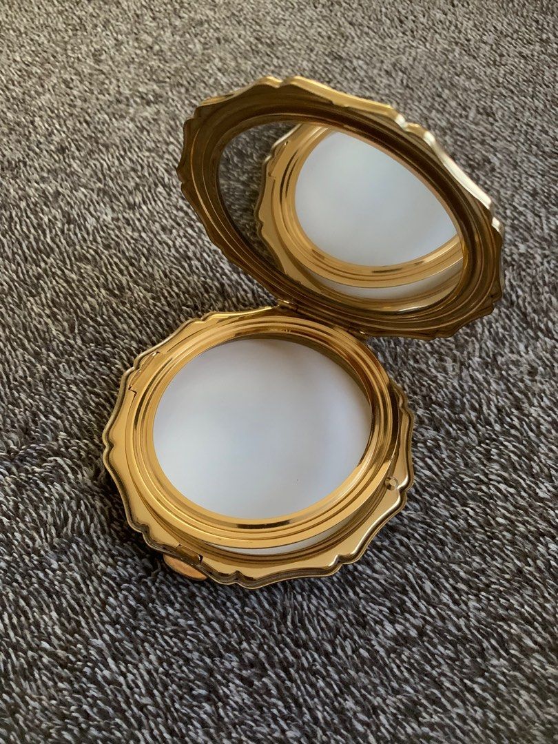 Vintage Gold Stratton England compact, Women's Fashion, Jewelry ...