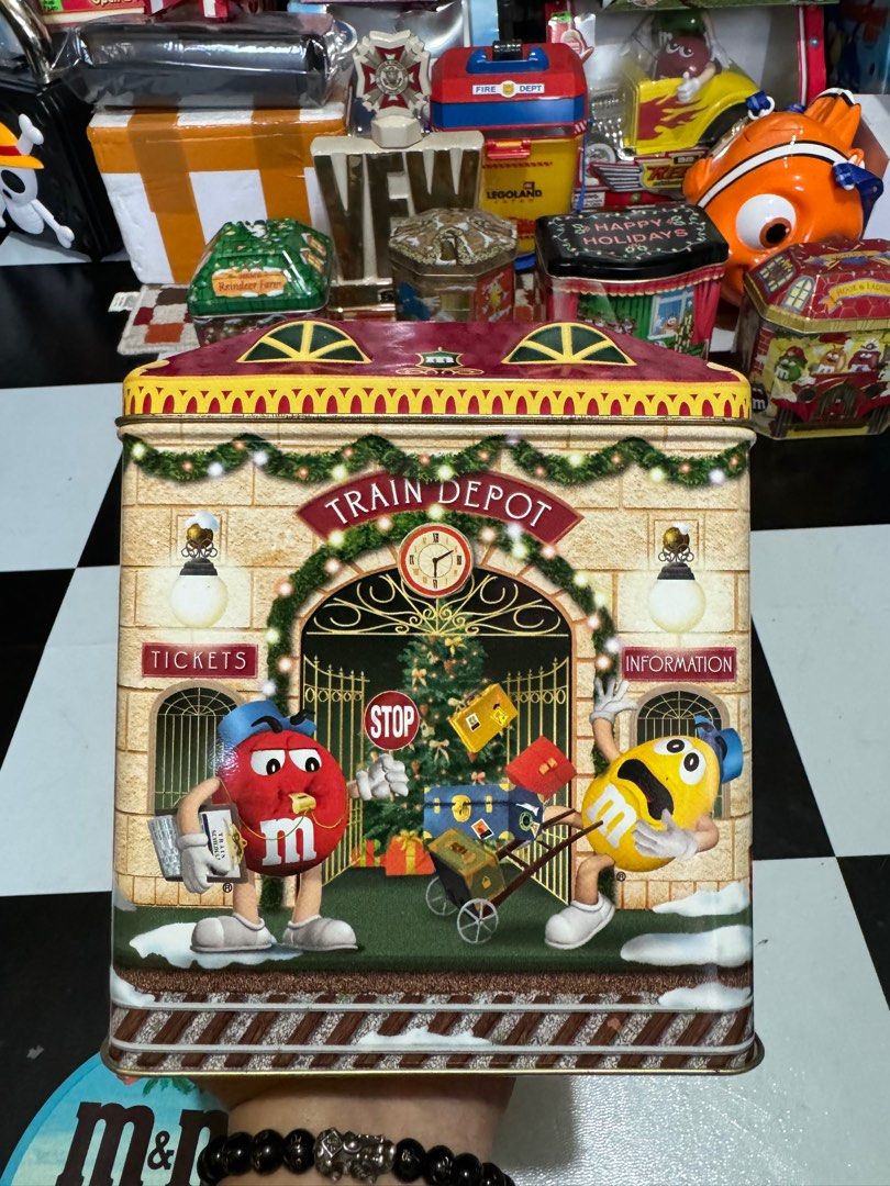 Vintage M&m’s Christmas Tin Cans, Hobbies & Toys, Memorabilia ...