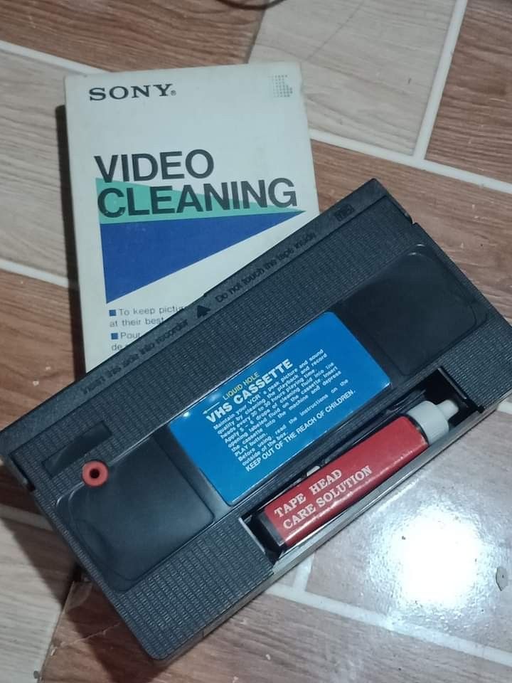 VINTAGE VHS REWINDER AND VHS HEAD CLEANER, Hobbies & Toys, Memorabilia ...