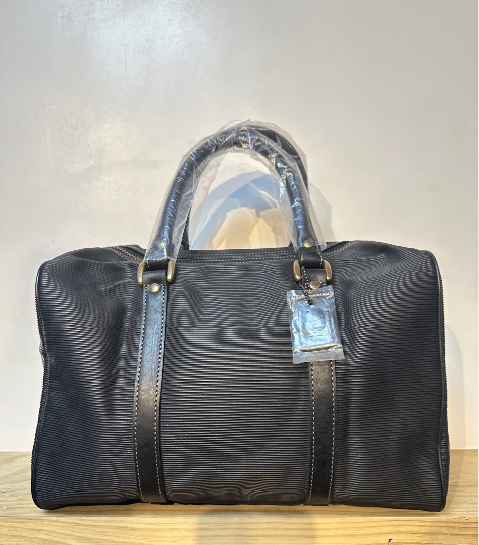 Why Travel Bag, Luxury, Bags & Wallets on Carousell