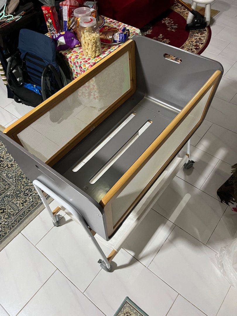 Yamatoya lili wagon baby crib, Babies & Kids, Baby Nursery & Kids ...