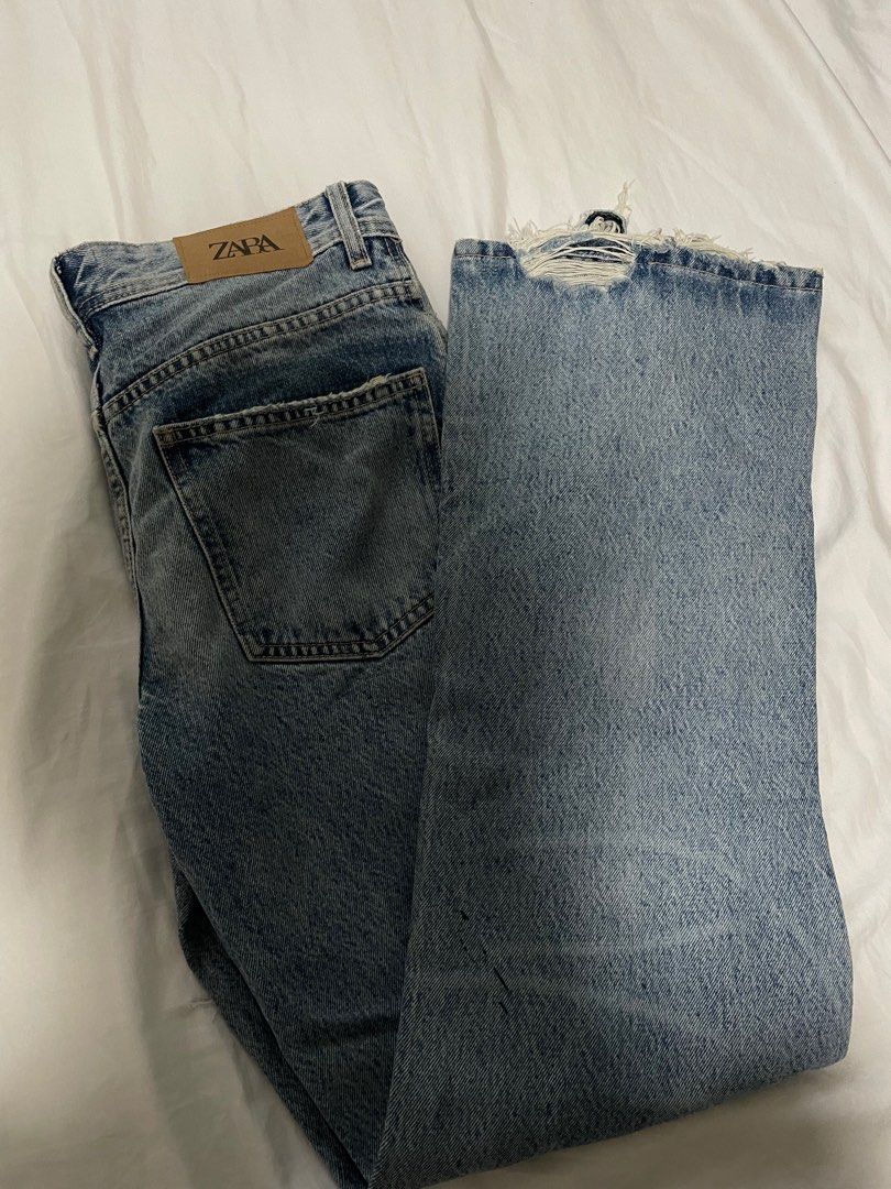 Zara denim baggy ripped jeans, Women's Fashion, Bottoms, Jeans ...