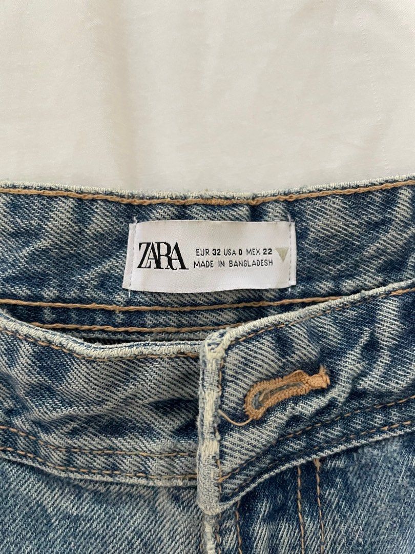 Zara denim baggy ripped jeans, Women's Fashion, Bottoms, Jeans ...