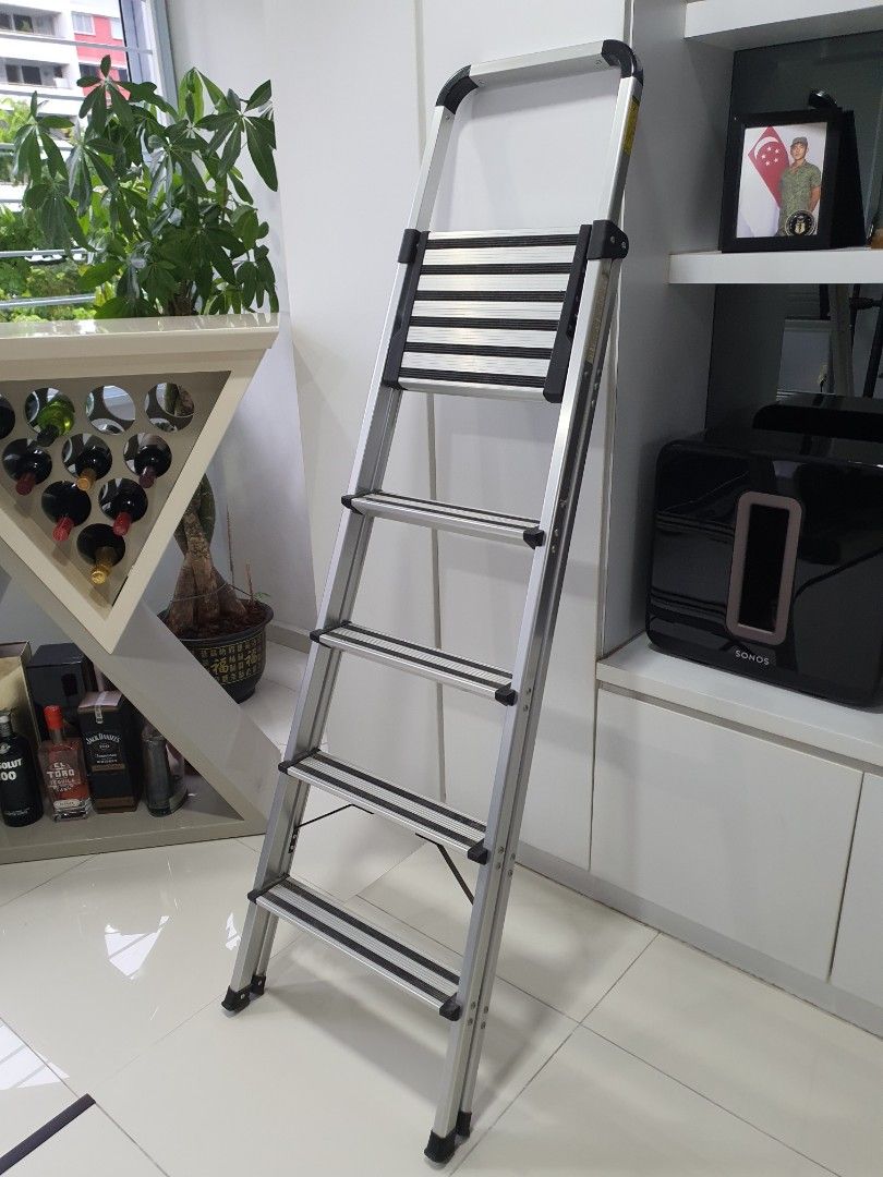 5 steps Ladder, Furniture & Home Living, Home Improvement ...