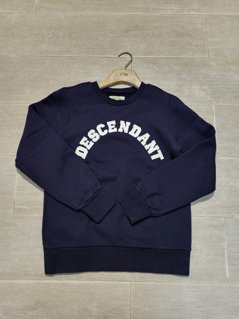 日本製 Descendant navy logo sweater, 男裝, 上身及套裝, T-shirt、恤衫、有領衫 - Carousell