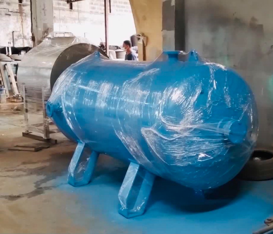 Air Tank 1000 Liters Capacity, Commercial & Industrial, Industrial ...