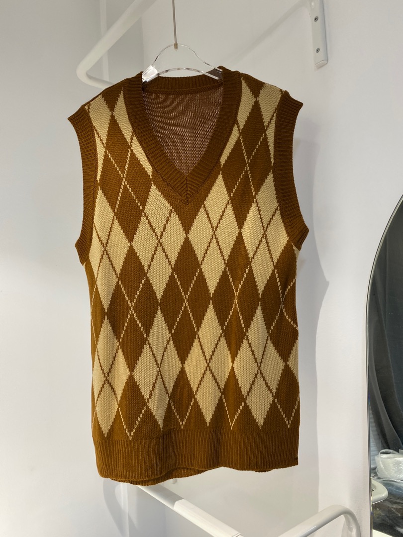 Argyle Print Knitted Vest - Chocolate, Men's Fashion, Tops & Sets ...