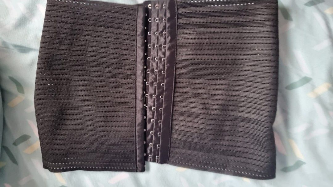 Corset/ binder, Women's Fashion, Activewear on Carousell
