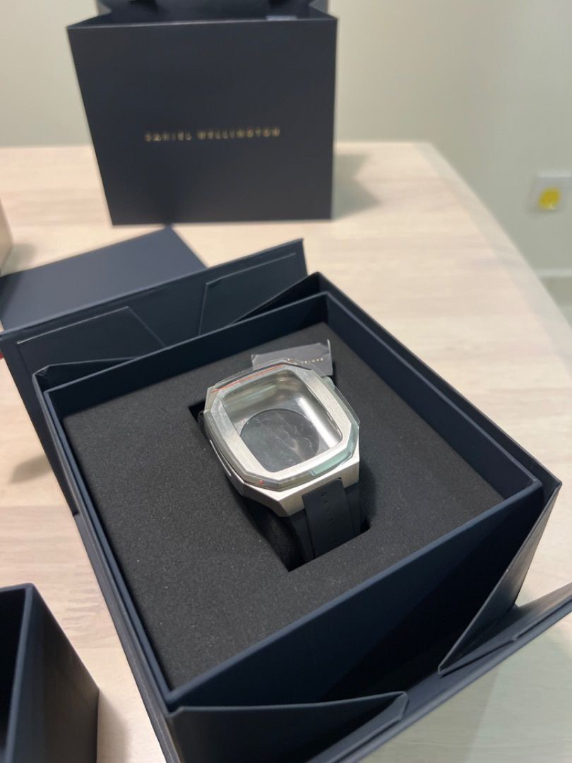 Daniel Wellington Apple Watch Case Silver, Men's Fashion, Watches ...