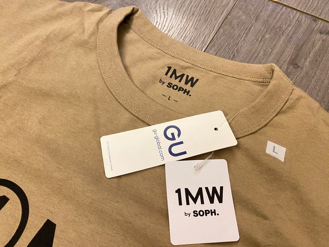 全新Deadstock GU X SOPH slogan pocket T shirt, 男裝, 上身及套裝, T-shirt、恤衫、有領衫 - Carousell