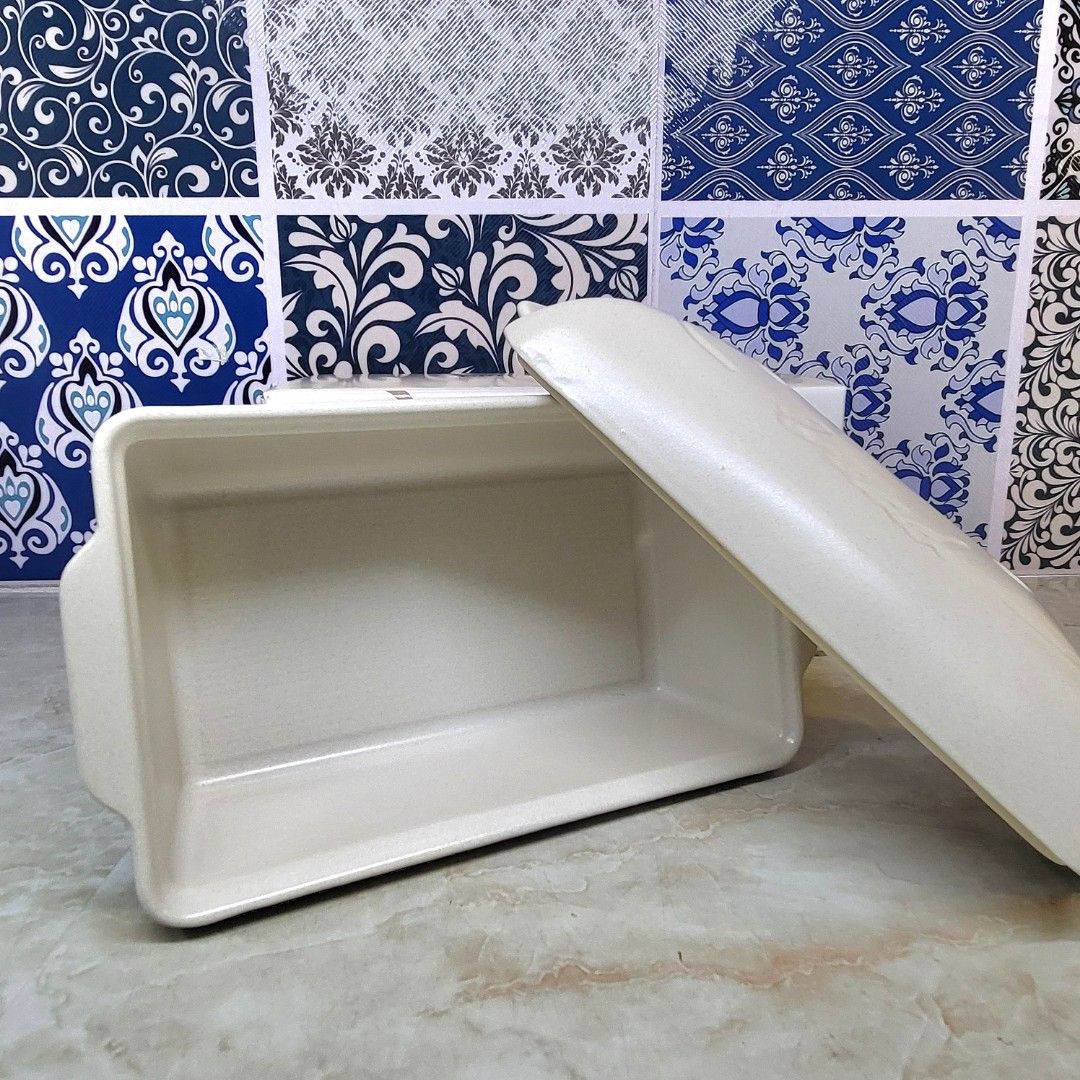 EMILE HENRY Ceramic Bread Loaf Baker, Furniture & Home Living ...