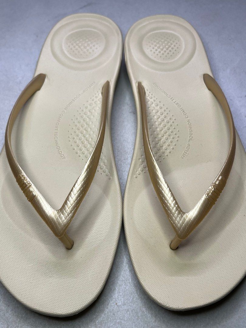 Fitflop Iqushion Ergonomic Flip-Flops Gold, Women's Fashion, Footwear ...