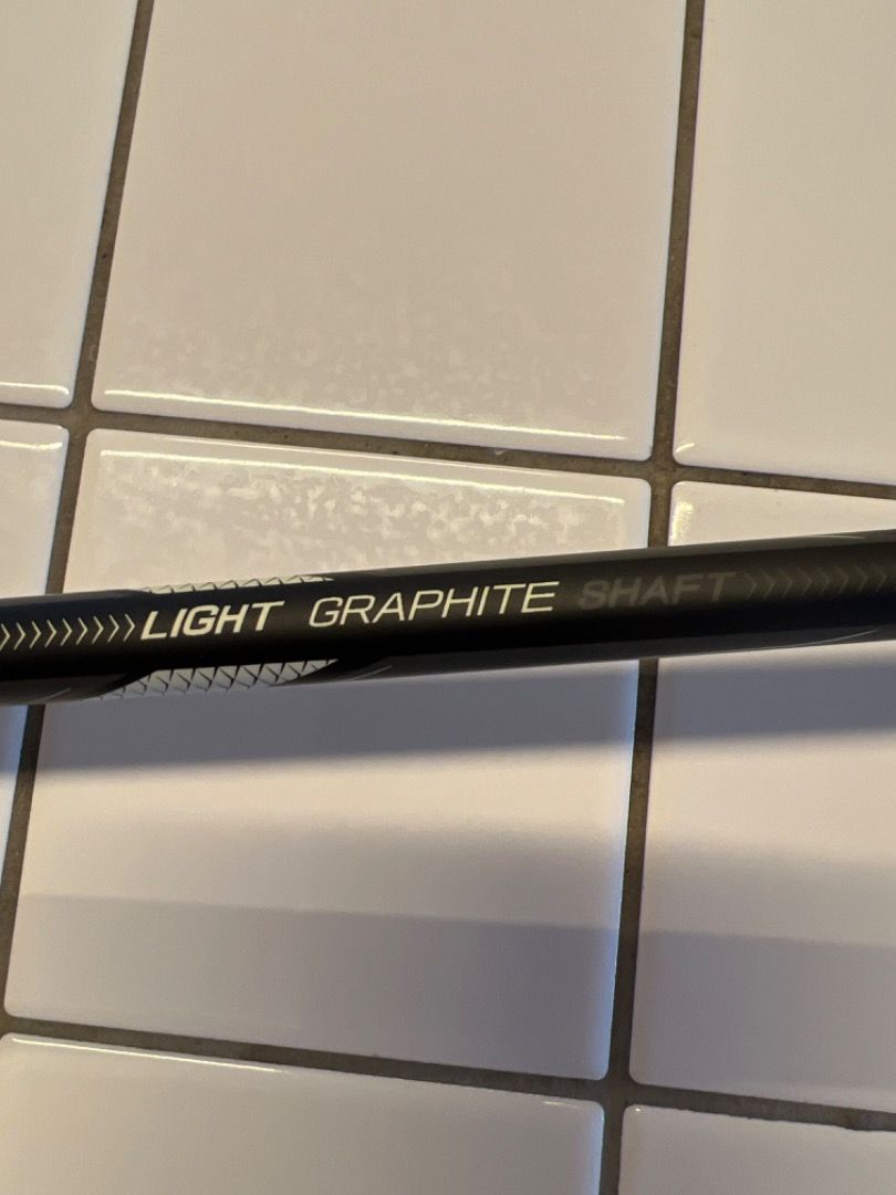 Graphite 6/7 Iron 100, Sports Equipment, Sports & Games, Golf on Carousell