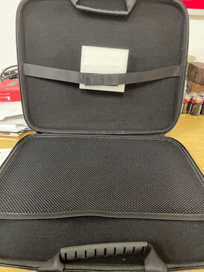 Hard case laptop/tablet carrier bag 37cm x 30cm, Computers & Tech ...