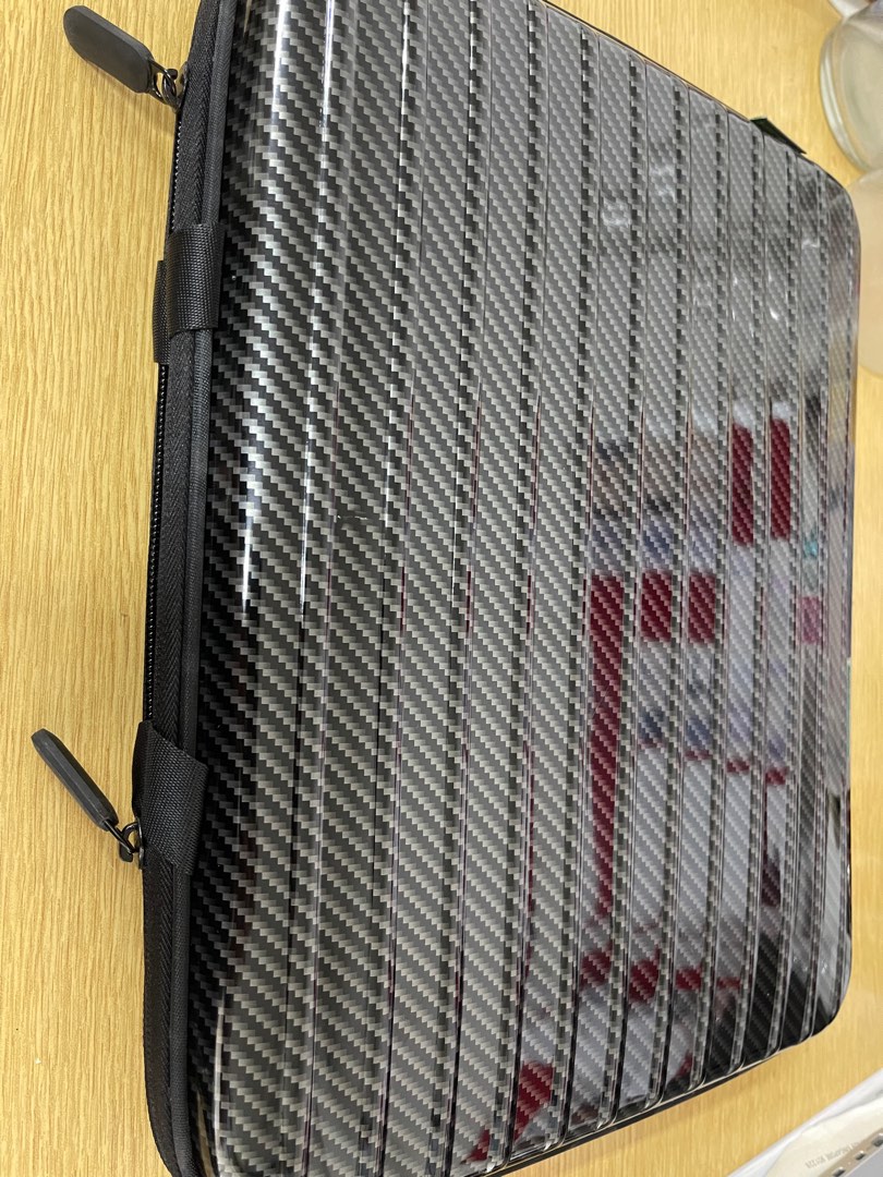 Hard case laptop/tablet carrier bag 37cm x 30cm, Computers & Tech ...