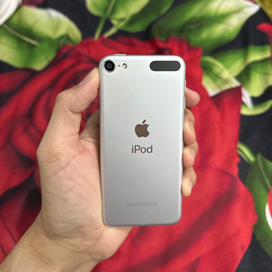 Ipod touch 7th gen 32gb (latest version), Audio, Portable Music Players ...