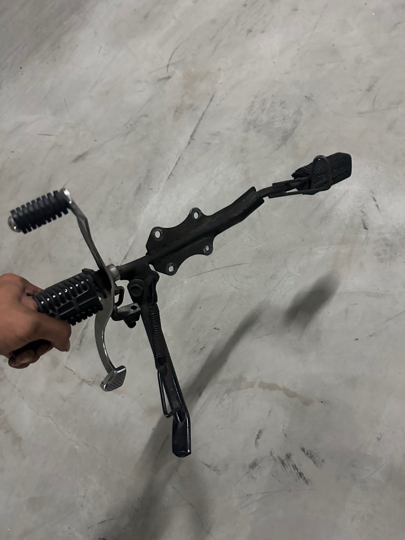 Jupiter Lc v2 Footrest, Motorcycles, Motorcycle Accessories on Carousell