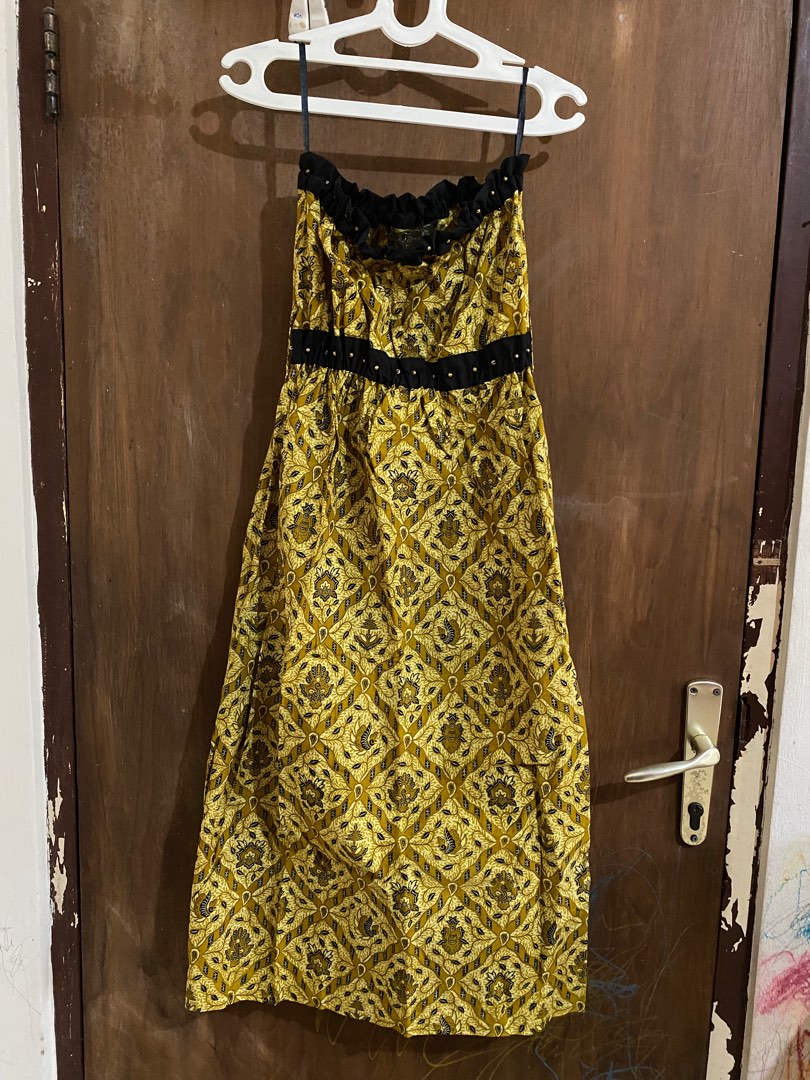 Kemben batik, Fesyen Wanita, Pakaian Wanita, Gaun & Rok di Carousell
