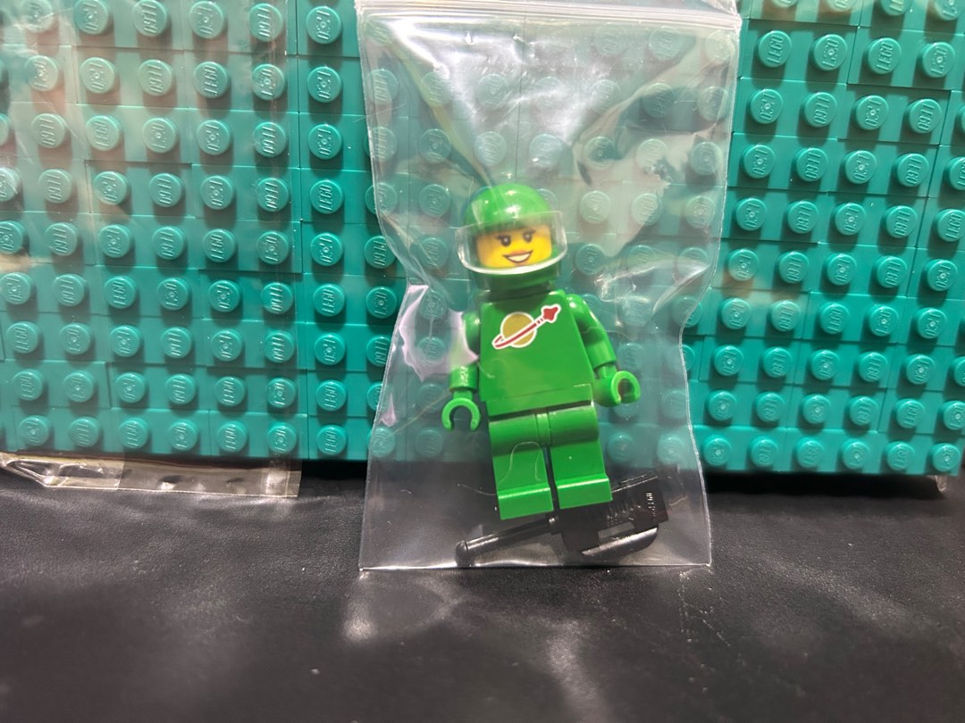 Lego minifigure Green Spaceman, Hobbies & Toys, Toys & Games on Carousell