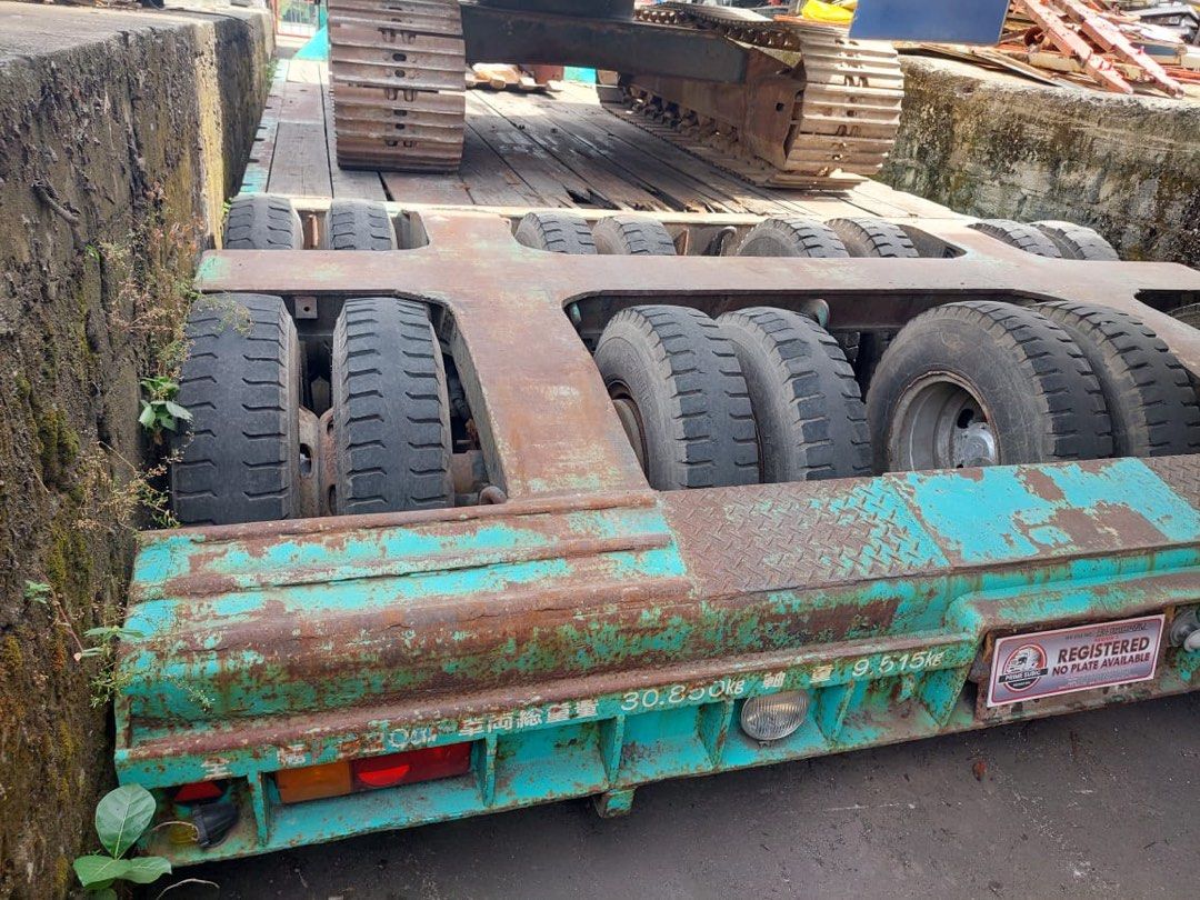 Low bad trailer with pc200-8n1 original japan, Special Vehicles, Heavy ...