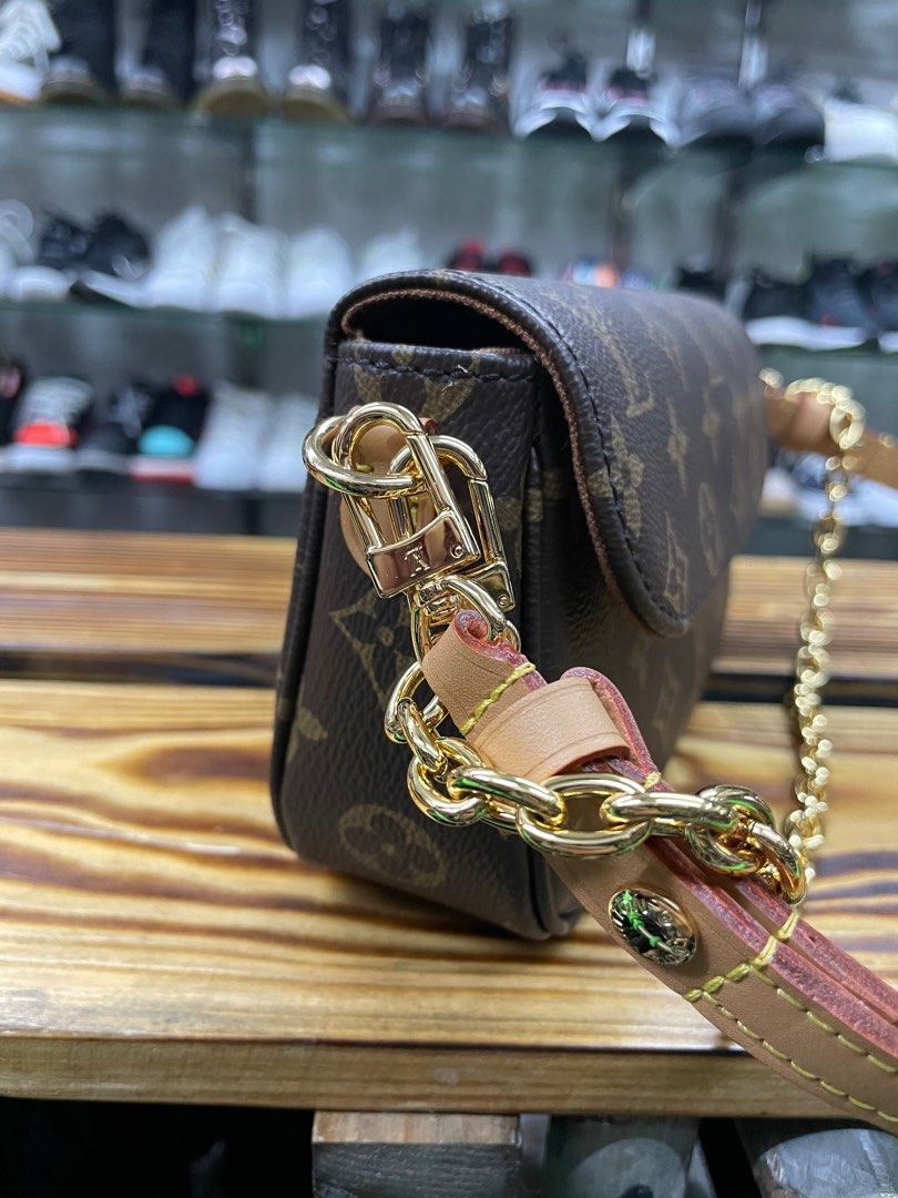 LV IVY WALLET ON CHAIN, Luxury, Bags & Wallets on Carousell
