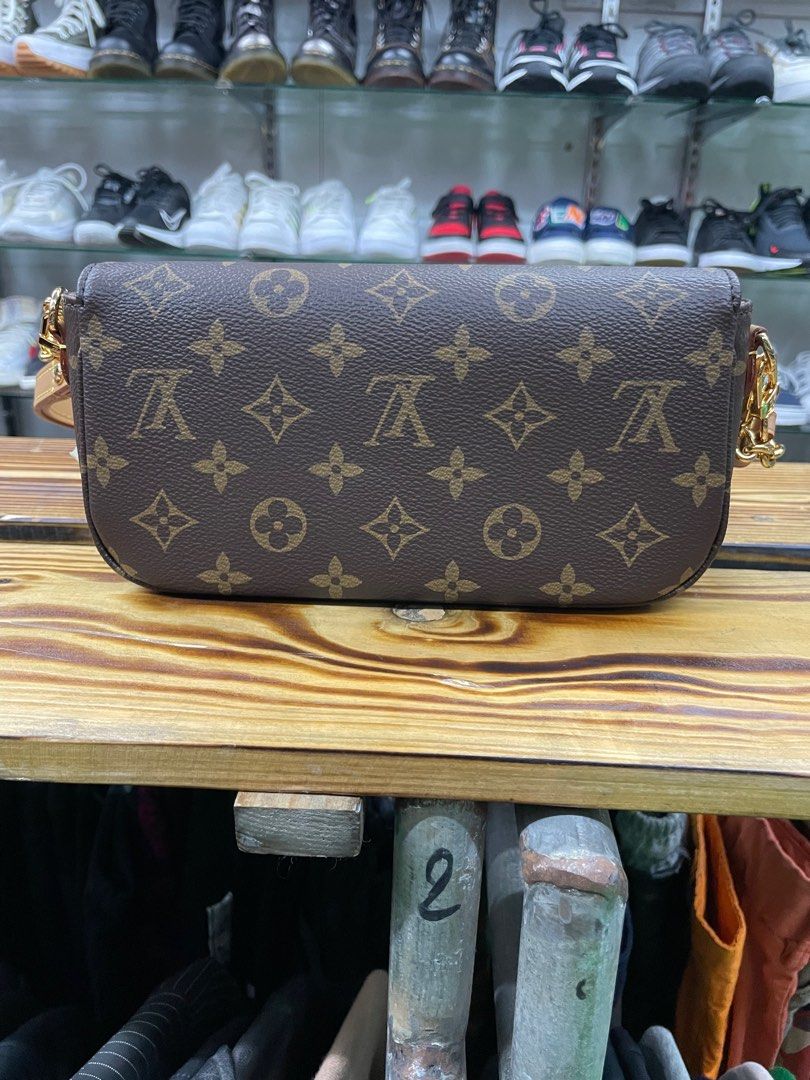LV IVY WALLET ON CHAIN, Luxury, Bags & Wallets on Carousell