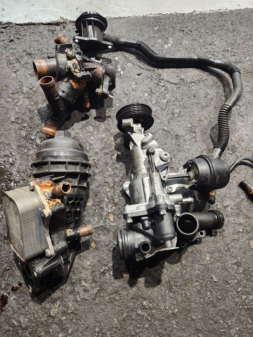 Mercedes-Benz W117 CLA180 Change Original Thermostat, Water Pump, Oil ...